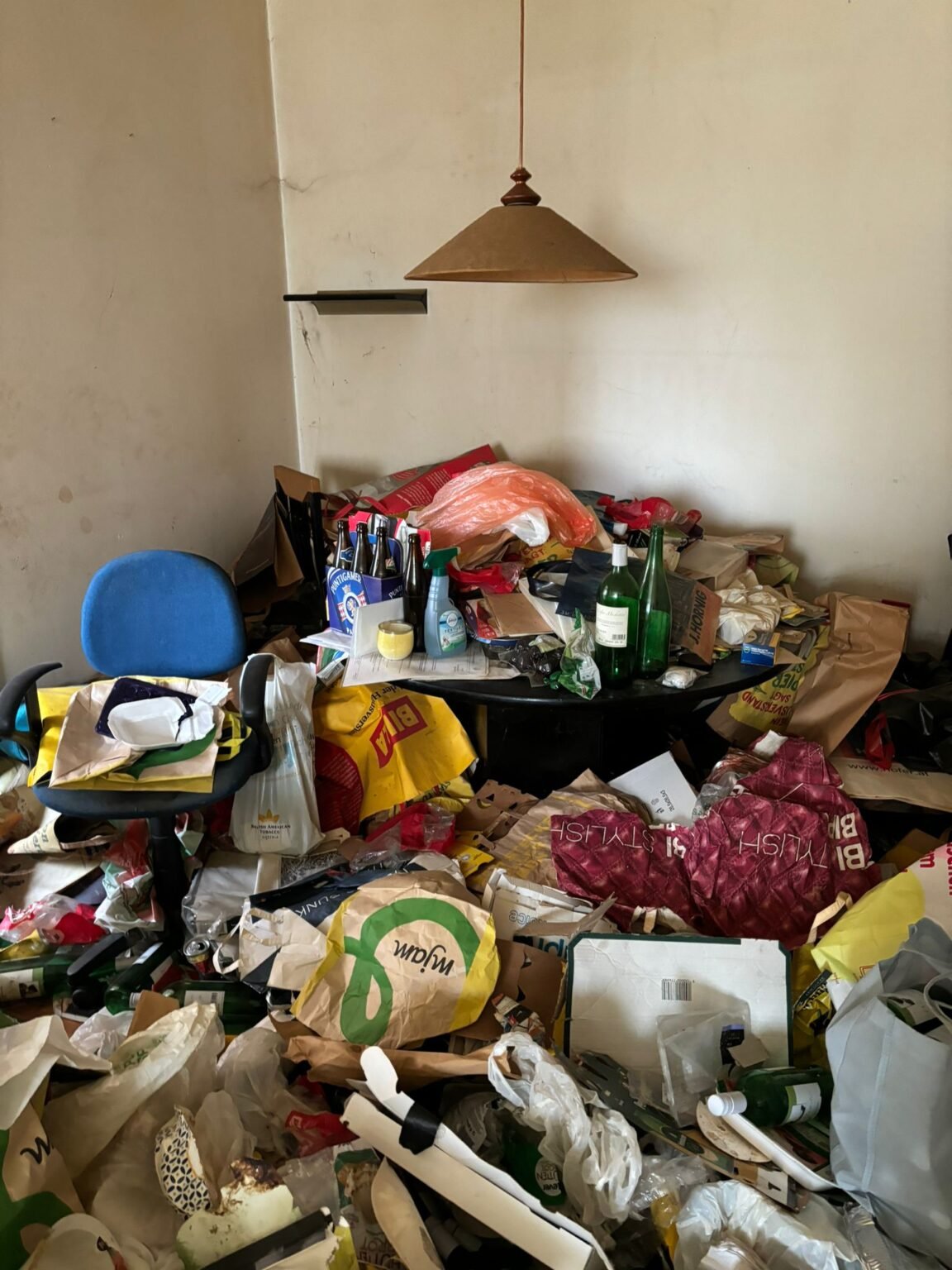 Messie Wohnung Aufräumen | Hilfe Bei Messie Syndrom | Messie Service ...